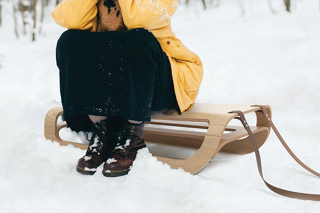 Slē plywood sled is for all ages and durable - 普象网