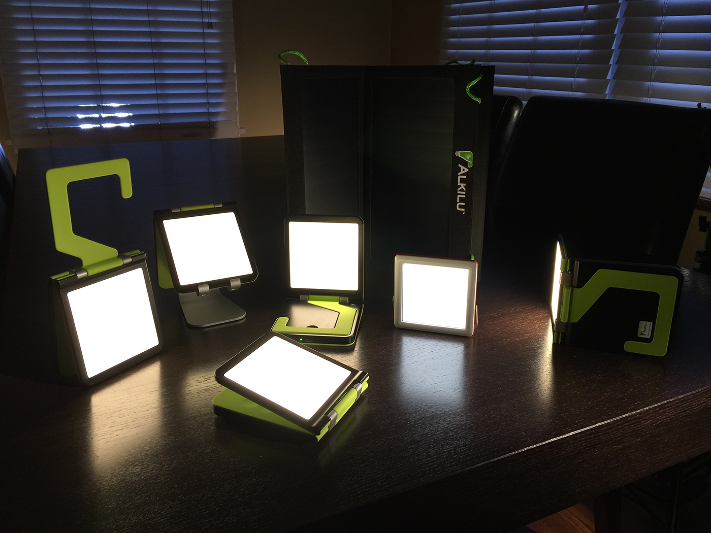 TripLit - The First Portable OLED Light - 普象网