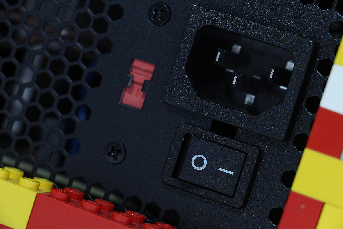 Lego PC——您能想象到乐高与电脑相结合的最终效果吗 - 普象网