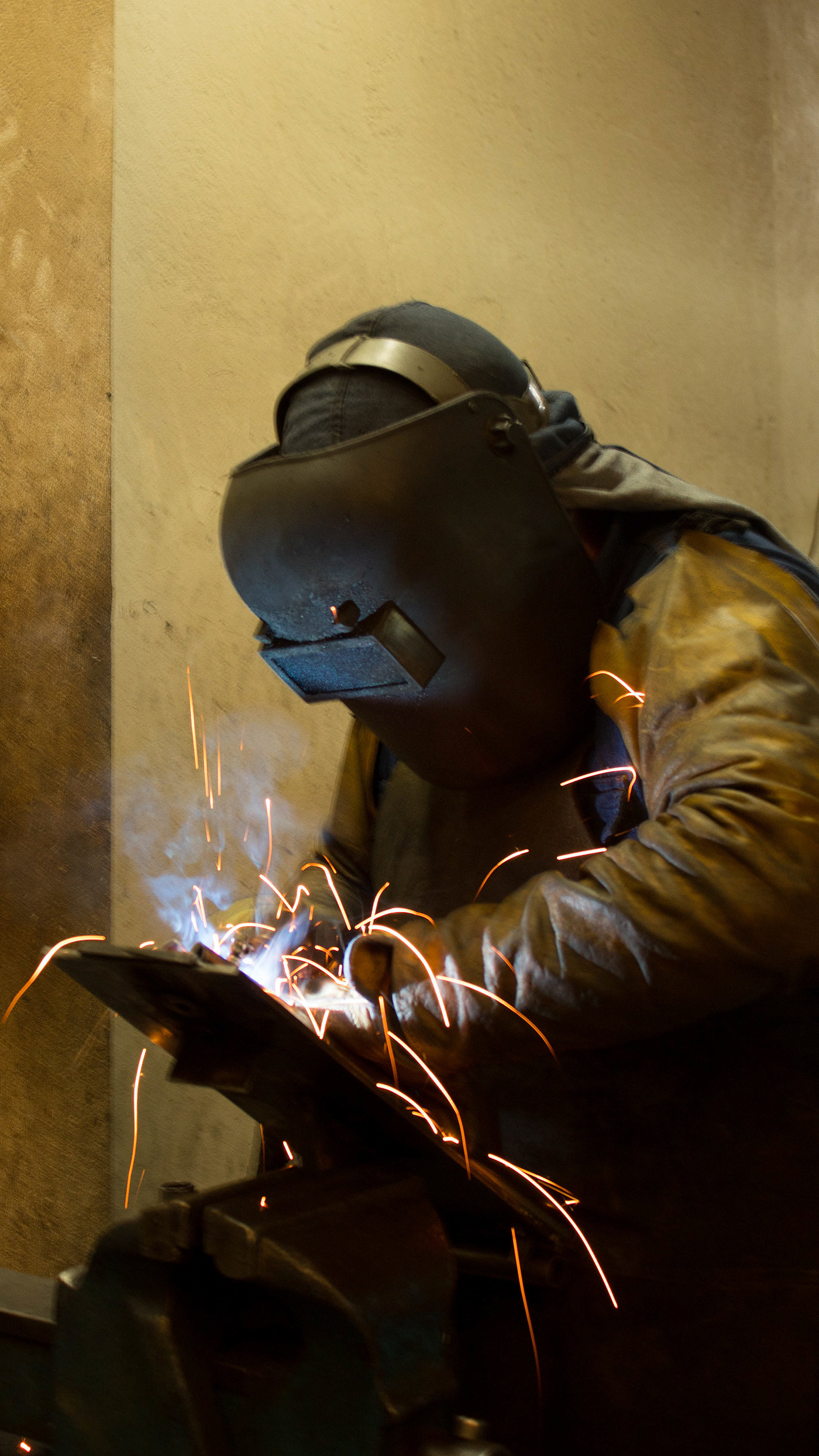 Welding boy - 普象网