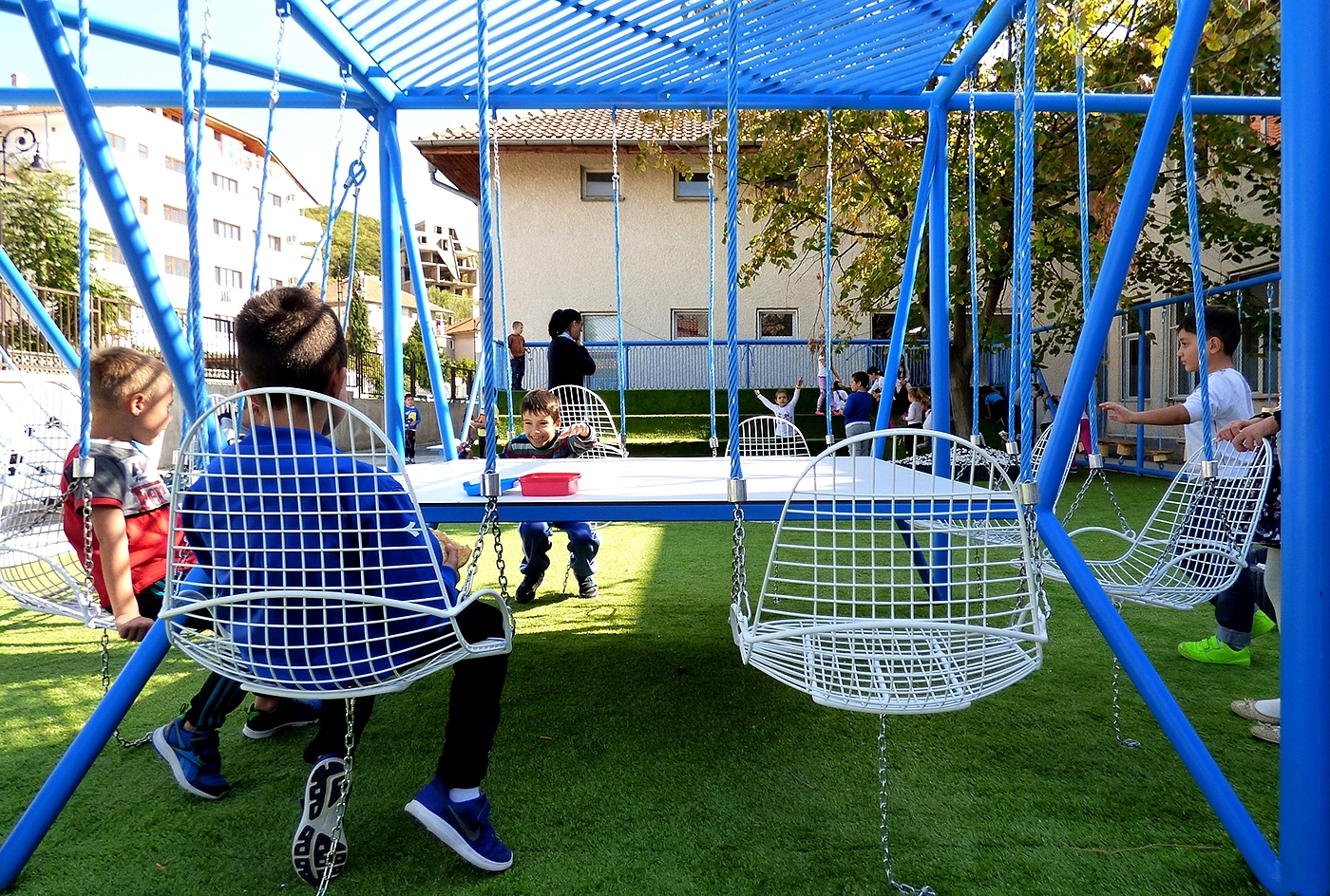 OUT-OF-SCHOOL - 普象网