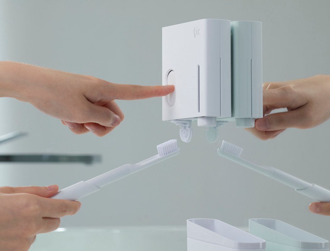 Meet TIC, the most advanced and aesthetic way to carry your toiletries ...