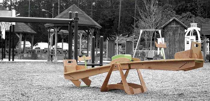 Wheelchair-Accessible Seesaw - 普象网