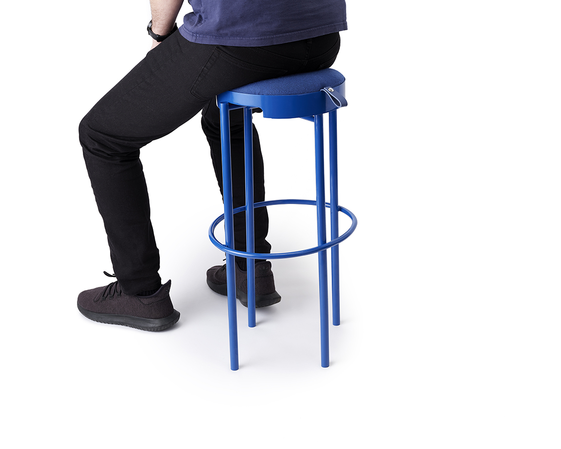 The Hanging Stool - 普象网