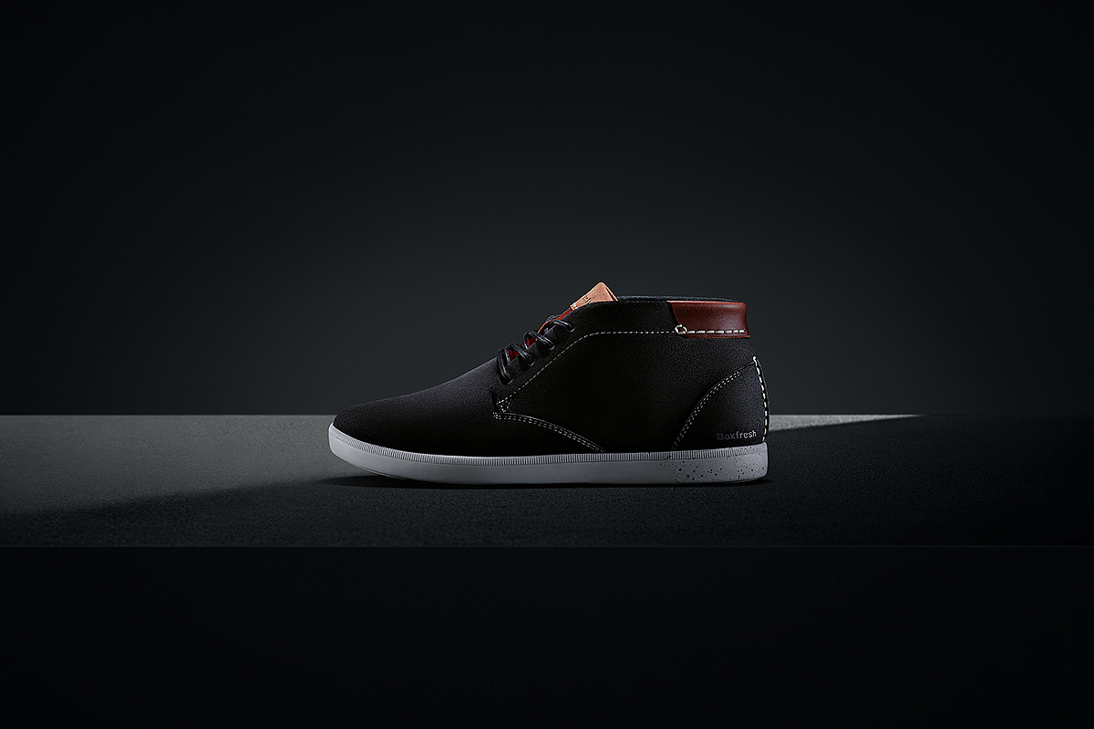 三种颜色搭配而成的AW17鞋 - 普象网