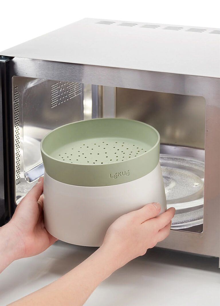 Container Cookware Embossed / Debossed Green Lekue Logo Matte Plastic ...