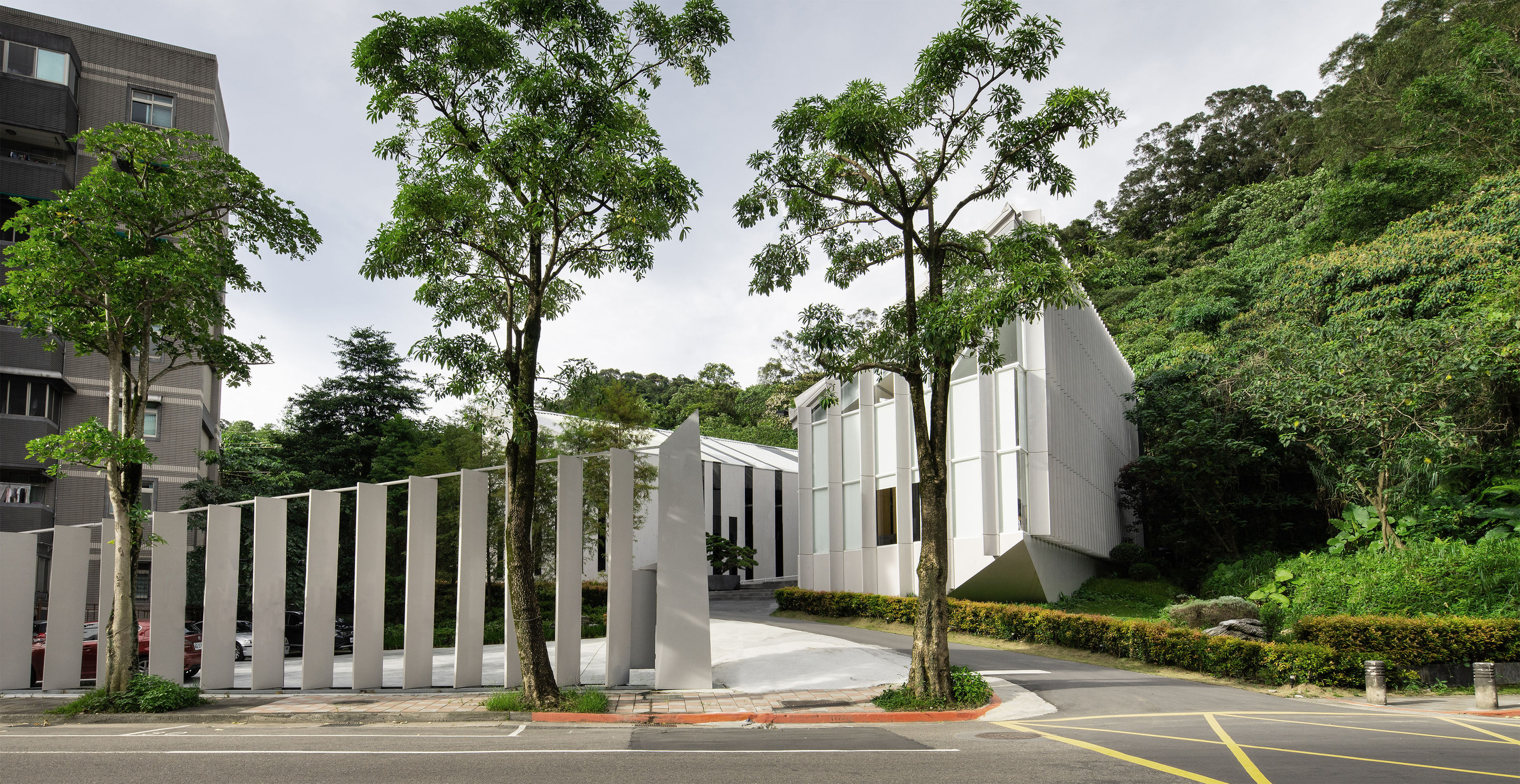 【2022年 iF设计奖】Haze on the Hillside - 普象网