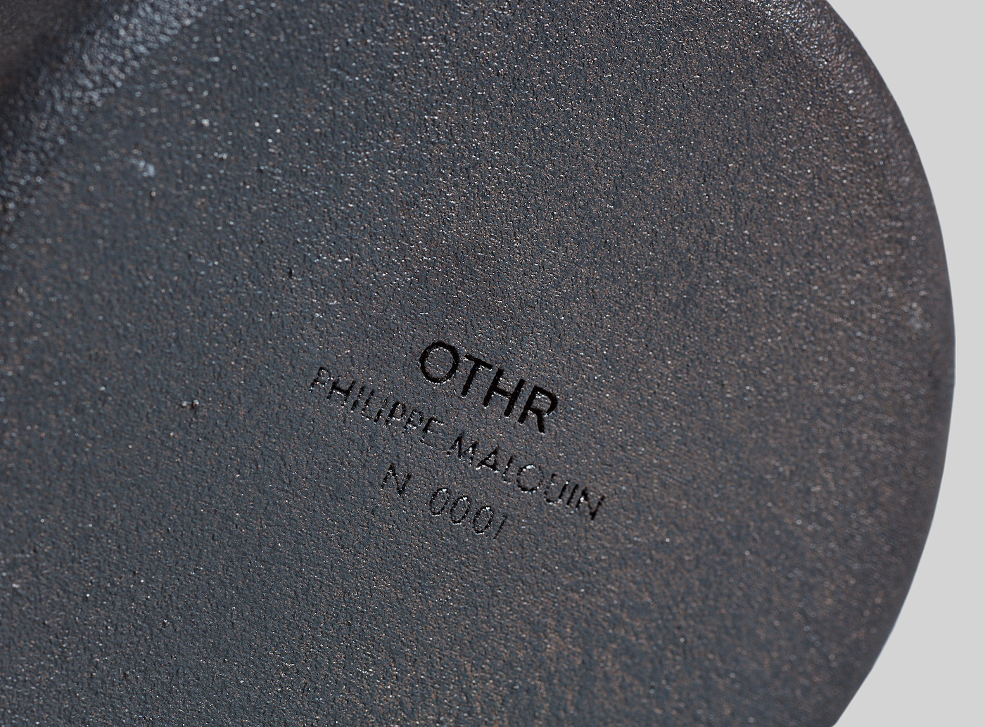 Philippe Malouin 设计的最小烛台——Connection Candleholder - 普象网