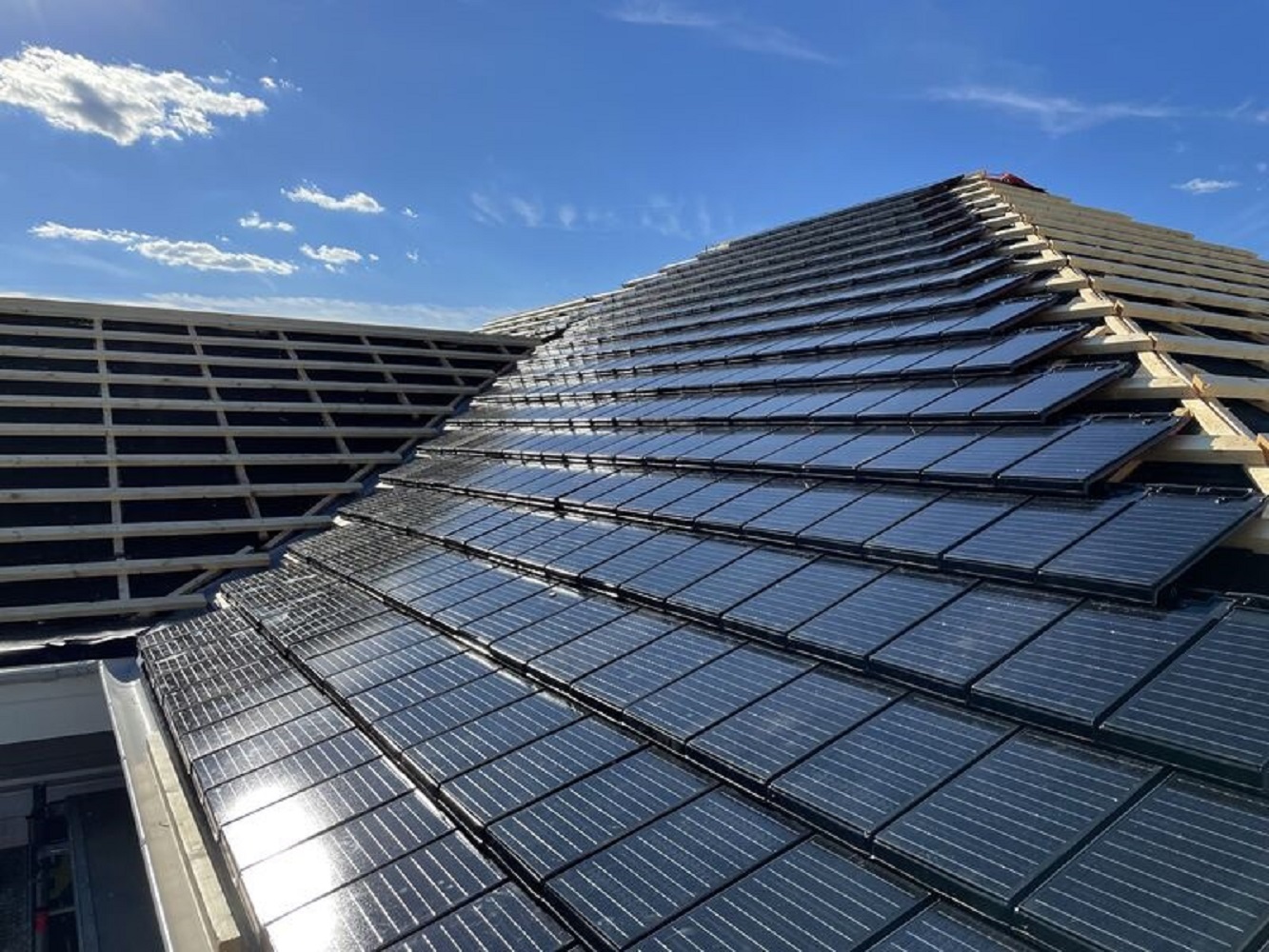 【2023年 iF设计奖】autarq - Building Integrated PV Roof Tiles - 普象网