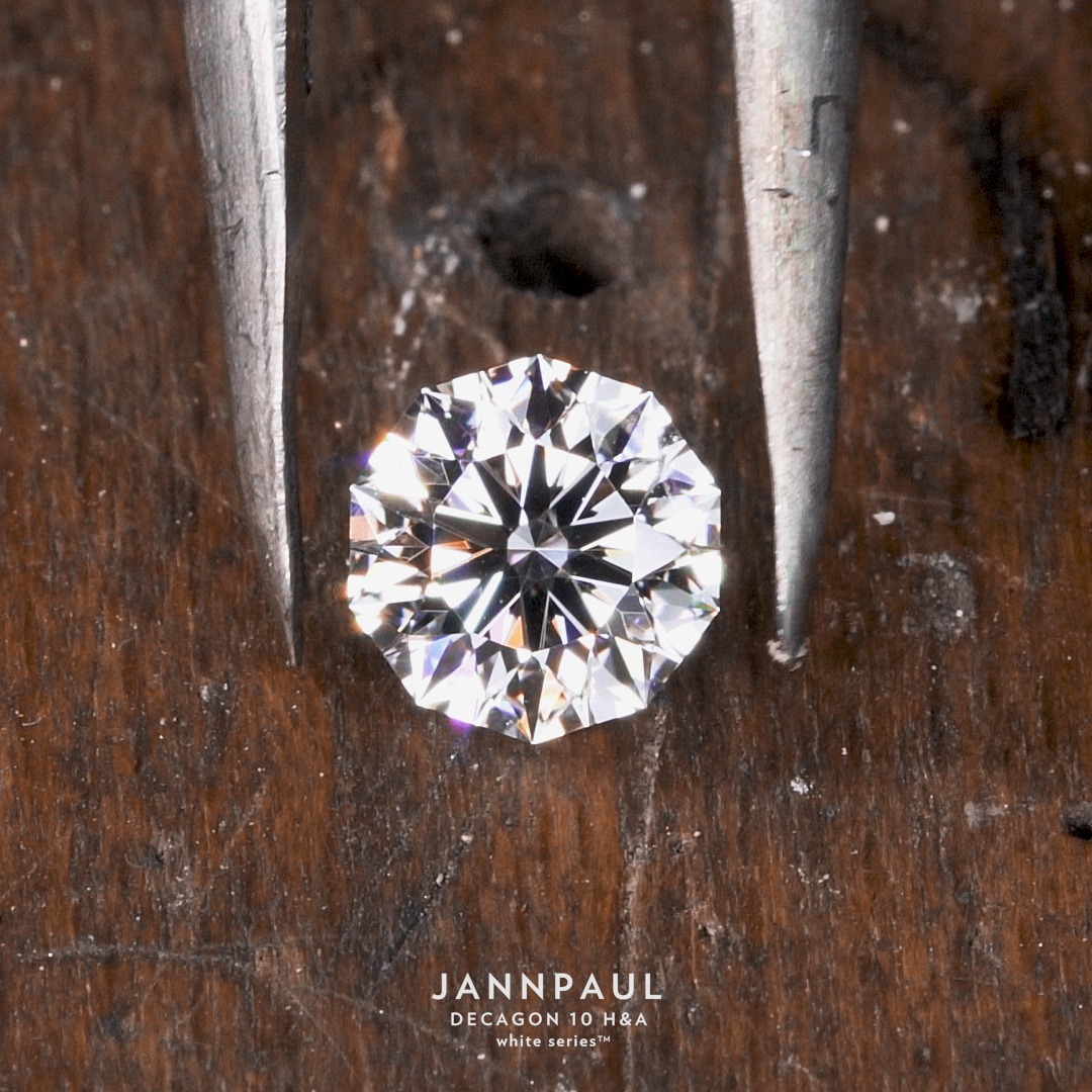 【2023年 iF设计奖】Decagon 10 Hearts & Arrows Diamond Cut - 普象网