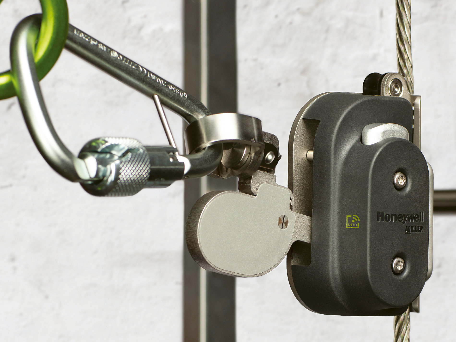 【2023 红点奖】Honeywell Miller Söll VC570 / 坠落避雷器 - 普象网