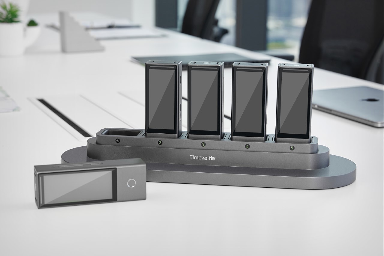 TIMEKETTLE翻译设备可以同时翻译5种不同语言 - 普象网