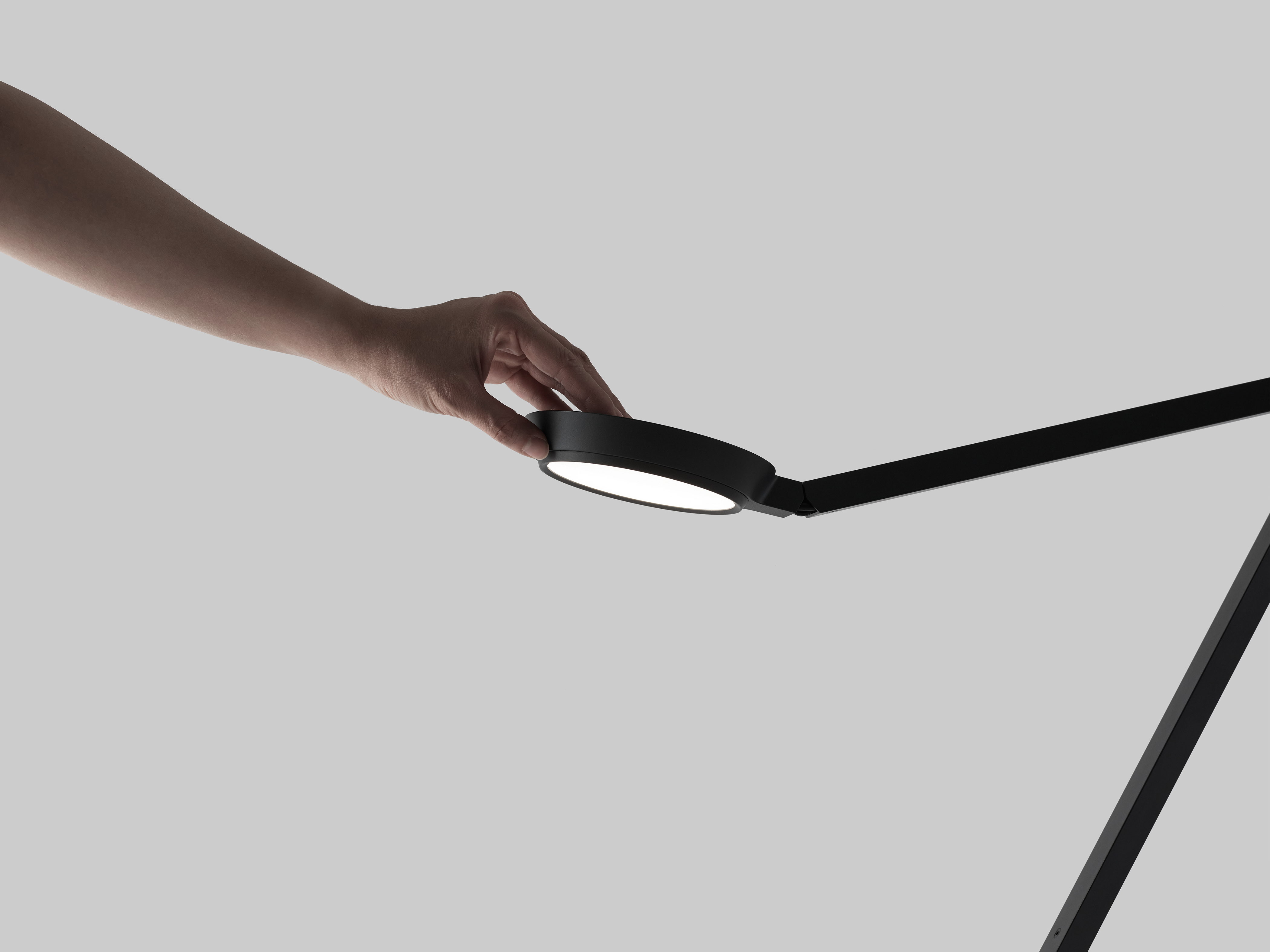 【2024年 iF设计奖】LUMENA DESK LAMP - 普象网