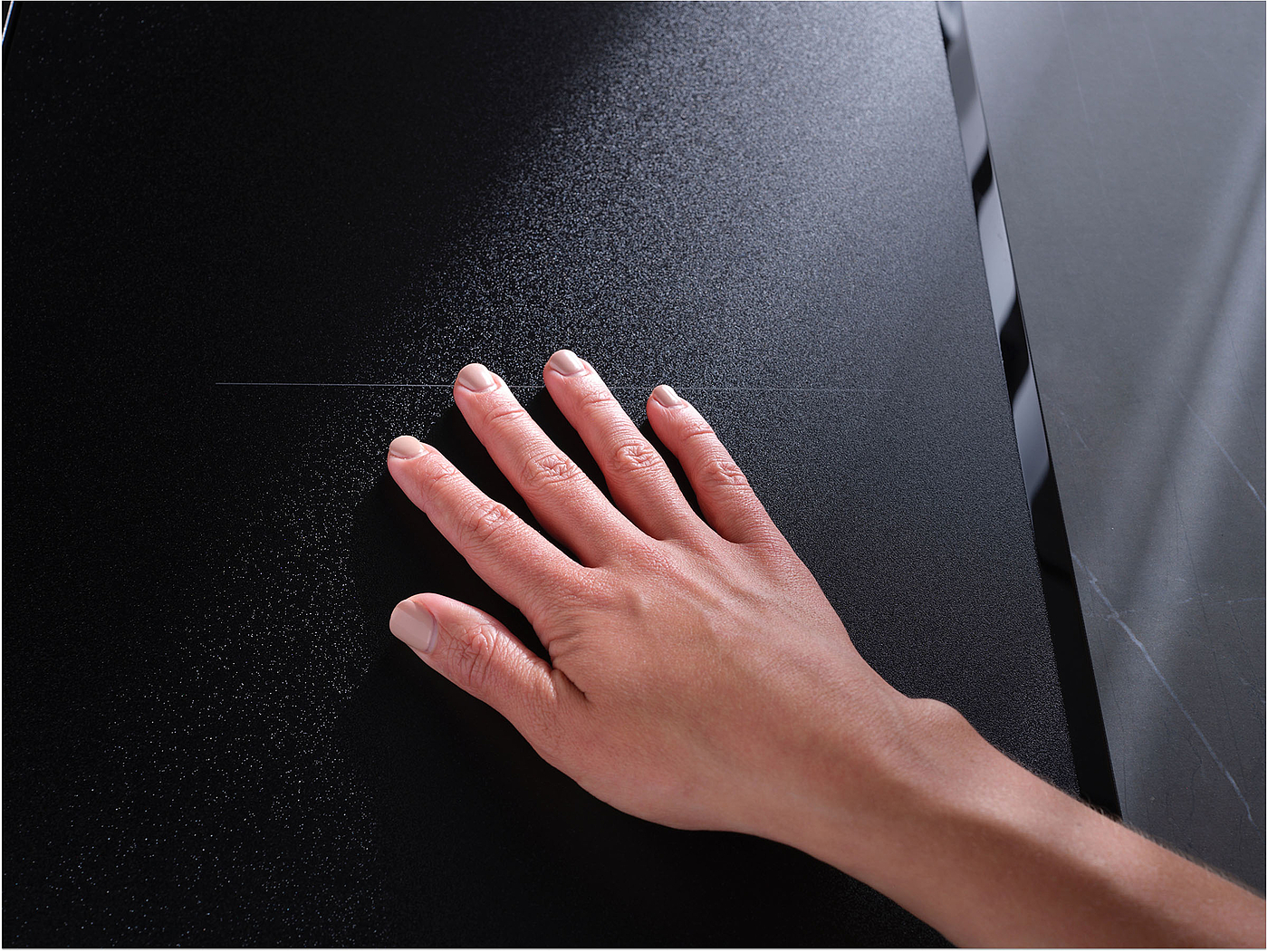 【2024年 iF设计奖】AEG XTM Combo 'Saphir Matt' - 普象网