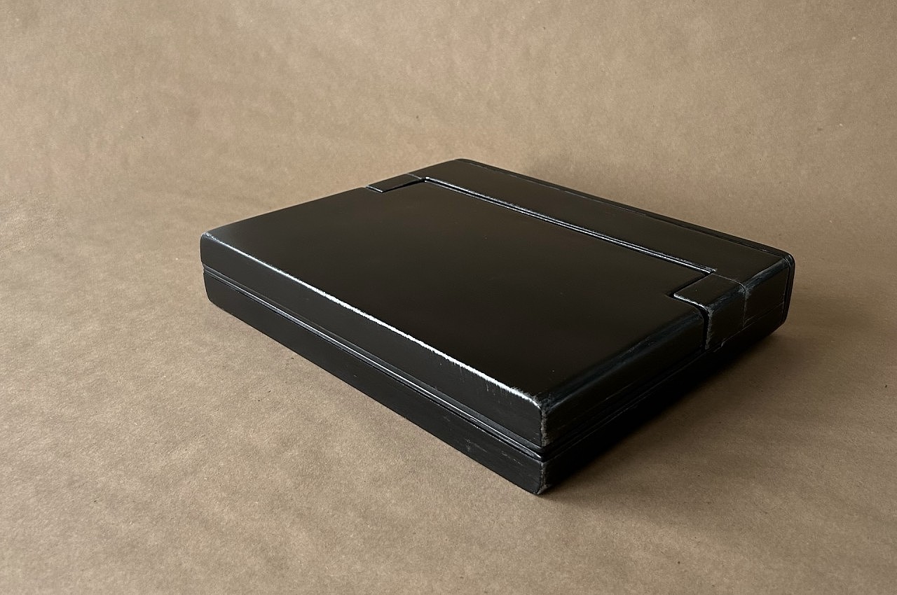 Grid Compass，复古电脑重生在笔记本当中！ - 普象网