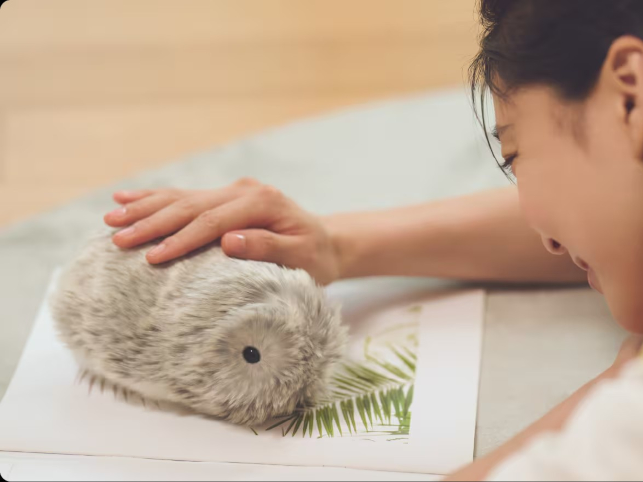 这个毛茸茸可爱的Moflin机器人，比男女朋友还贴心！ - 普象网