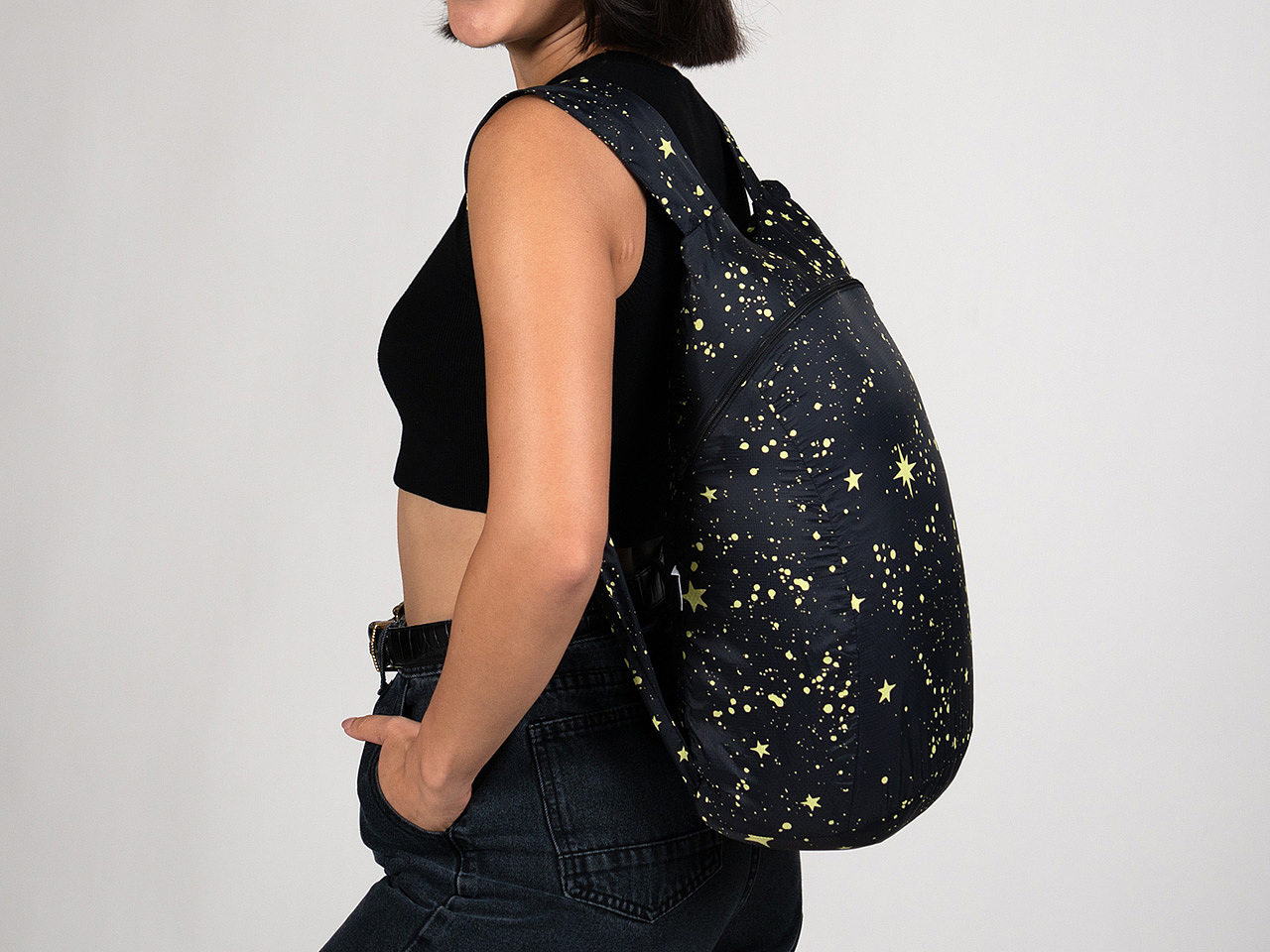 超级迷你的Nanobag Daypack背包，可折叠至翻盖手机大小！ - 普象网