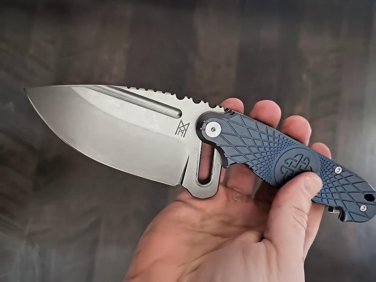 体积小巧却功能齐全，Midgard Messer是一款很实用的刀具！ - 普象网