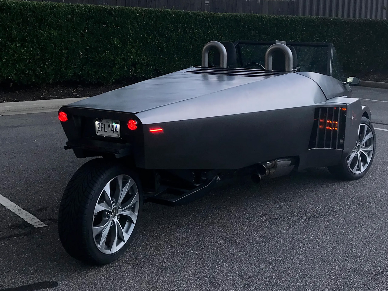 外观独特、动力强劲~ 这辆Dragonfly汽车太酷了~ - 普象网