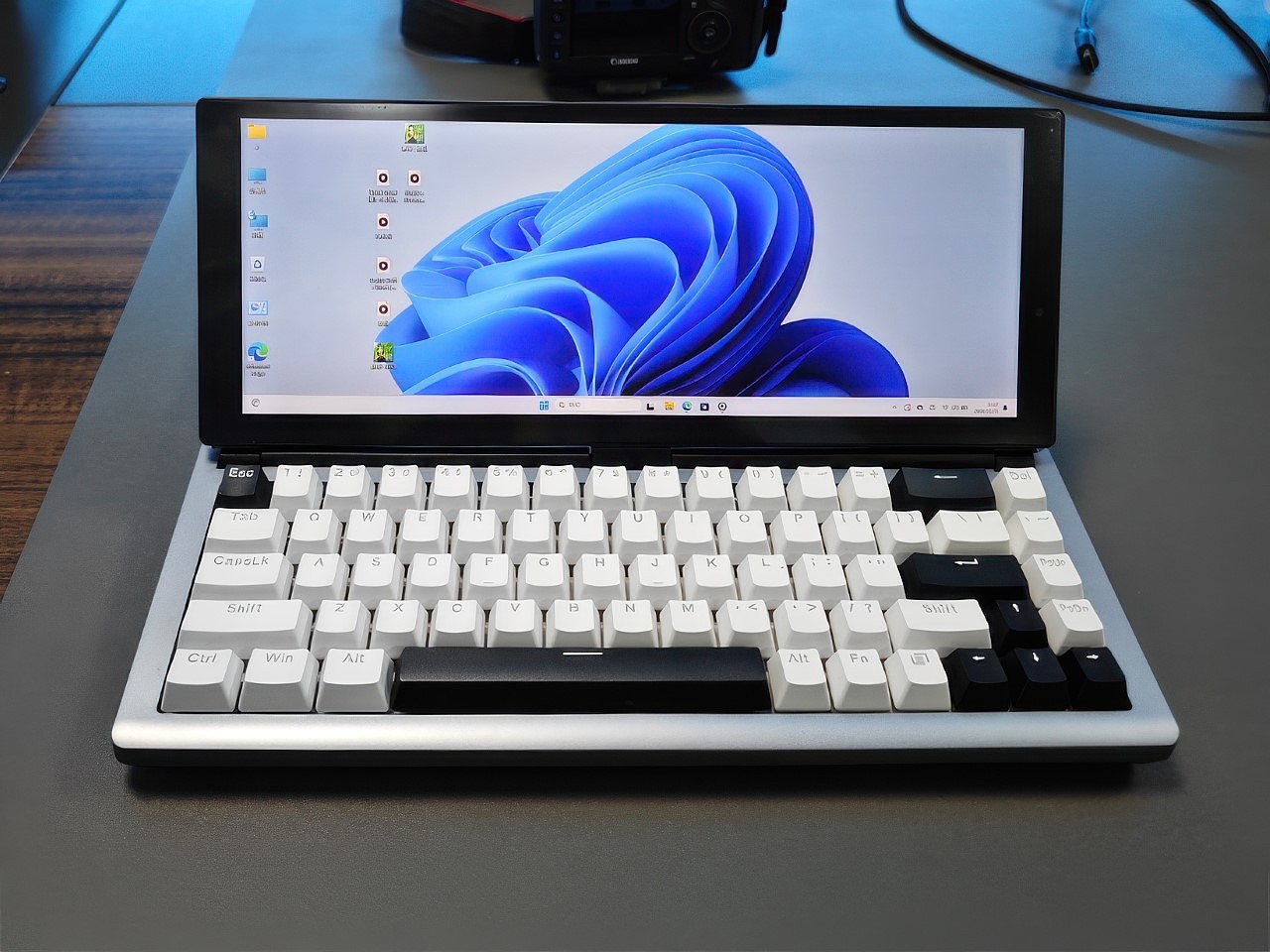 数码界的新物种Bapaco，键盘笔记本二合一！ - 普象网